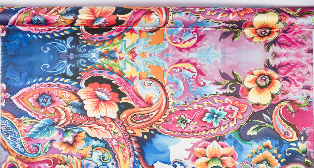 Saten seda estampado floral/cachemire - Telas Vicente - Córdoba - Telas y complementos